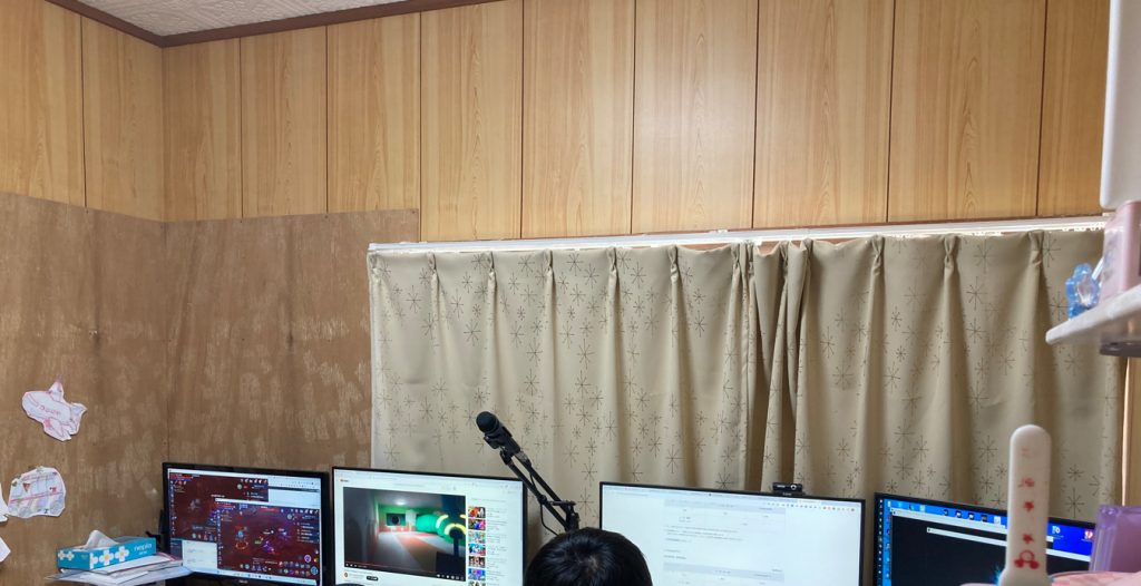 ミッキー壁紙DIYに初挑戦、2FLゲーム部屋のビフォーアフター | 20代会社員からの身銭を切った投資ブログ